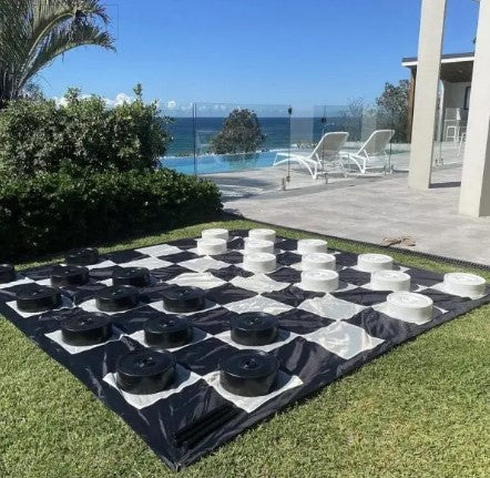 Giant Checkers – Delux Party Hire